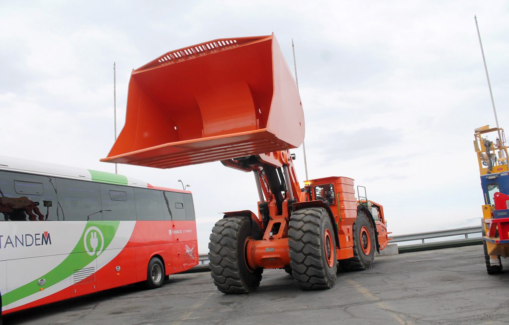Chile es el primero en el mundo en incorporar un LHD hibrido a las ...