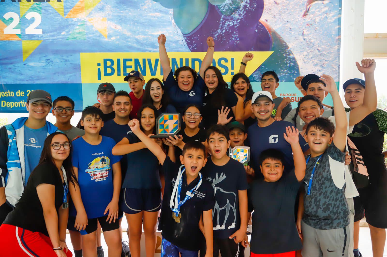 Equipo Grupo México se corona campeón en la cuarta copa de natación ...