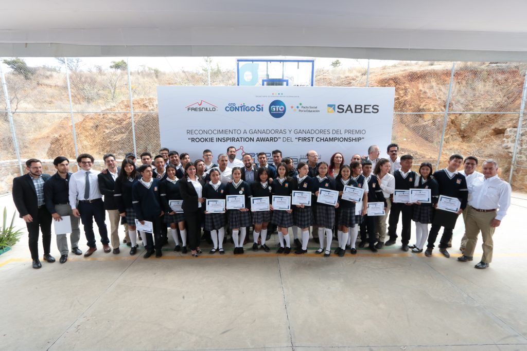 Apoya Fresnillo Plc a estudiantes del SABES en campeonato internacional ...