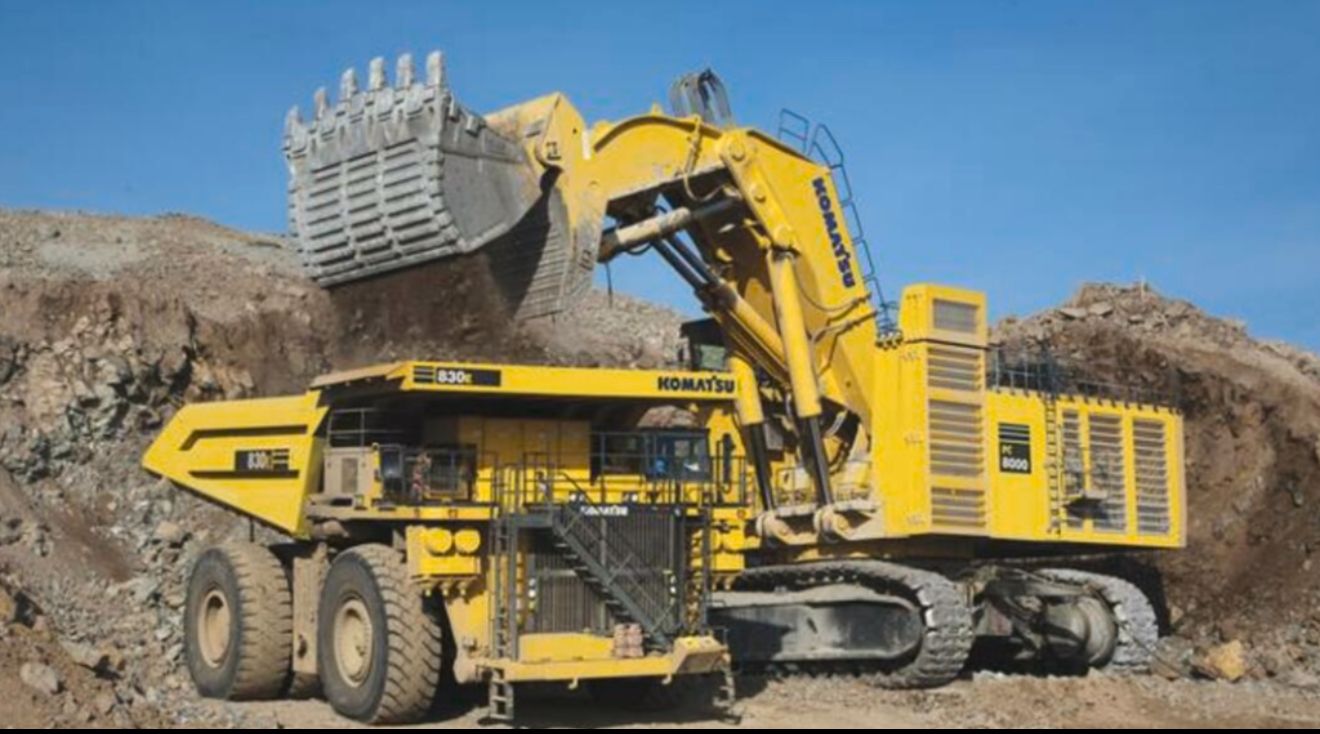 Canadá pone en marcha la Komatsu PC9000, la excavadora más potente de ...