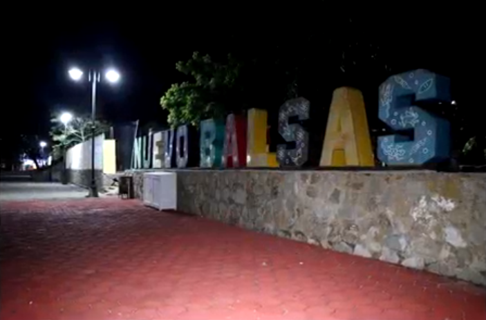 Minera Media Luna entrega luminarias a la comunidad de Nuevo Balsas, Guerrero | Outletminero